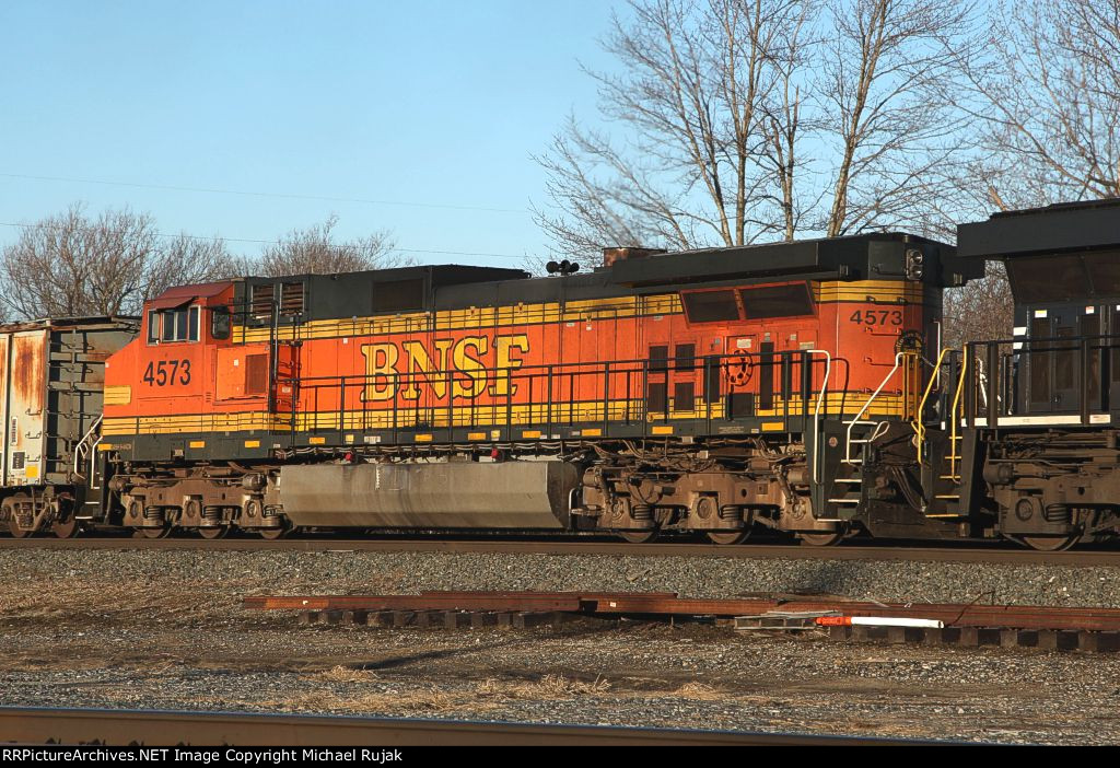 BNSF 4573